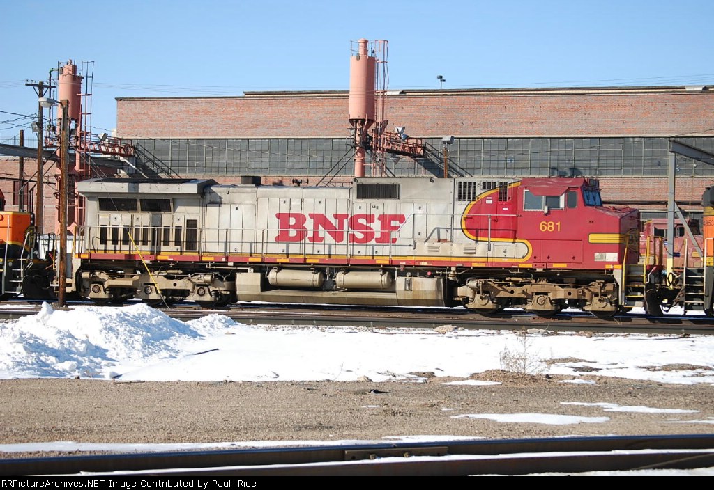 BNSF 681